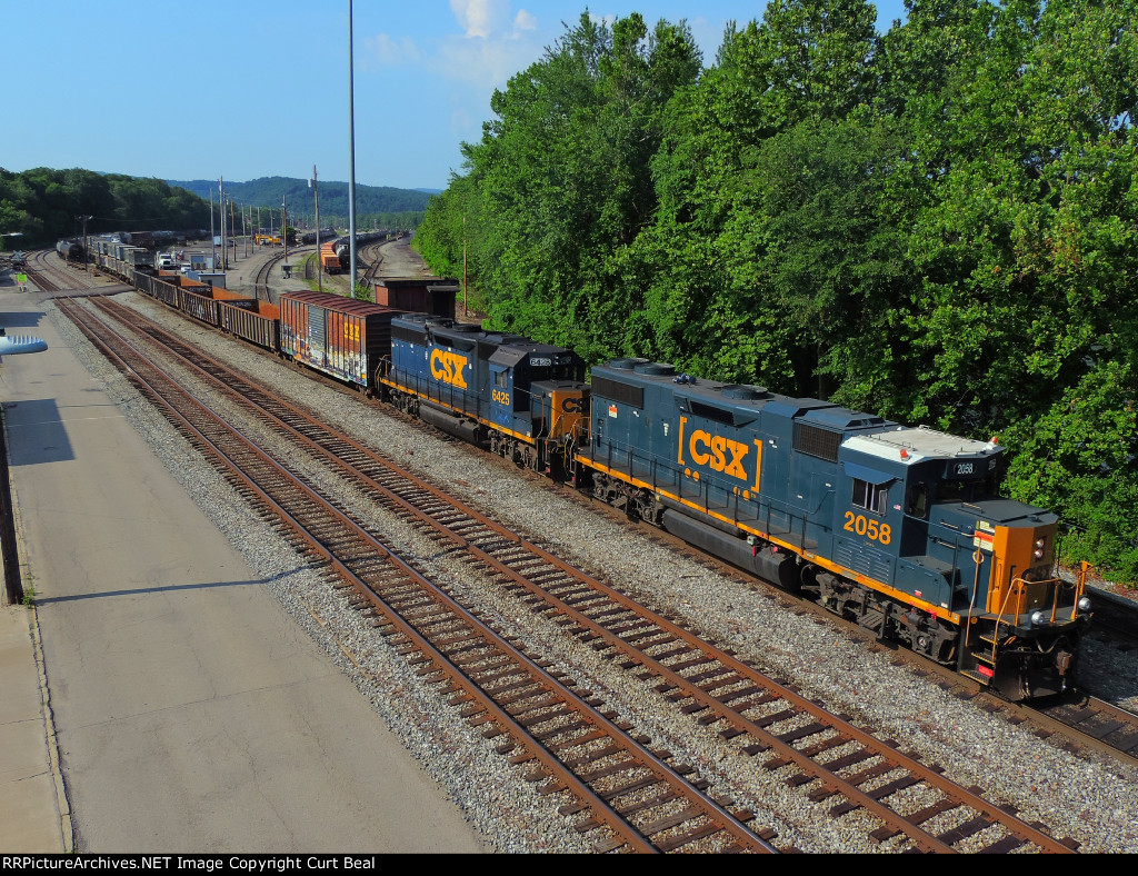 CSX 2058 and 6425 (1)